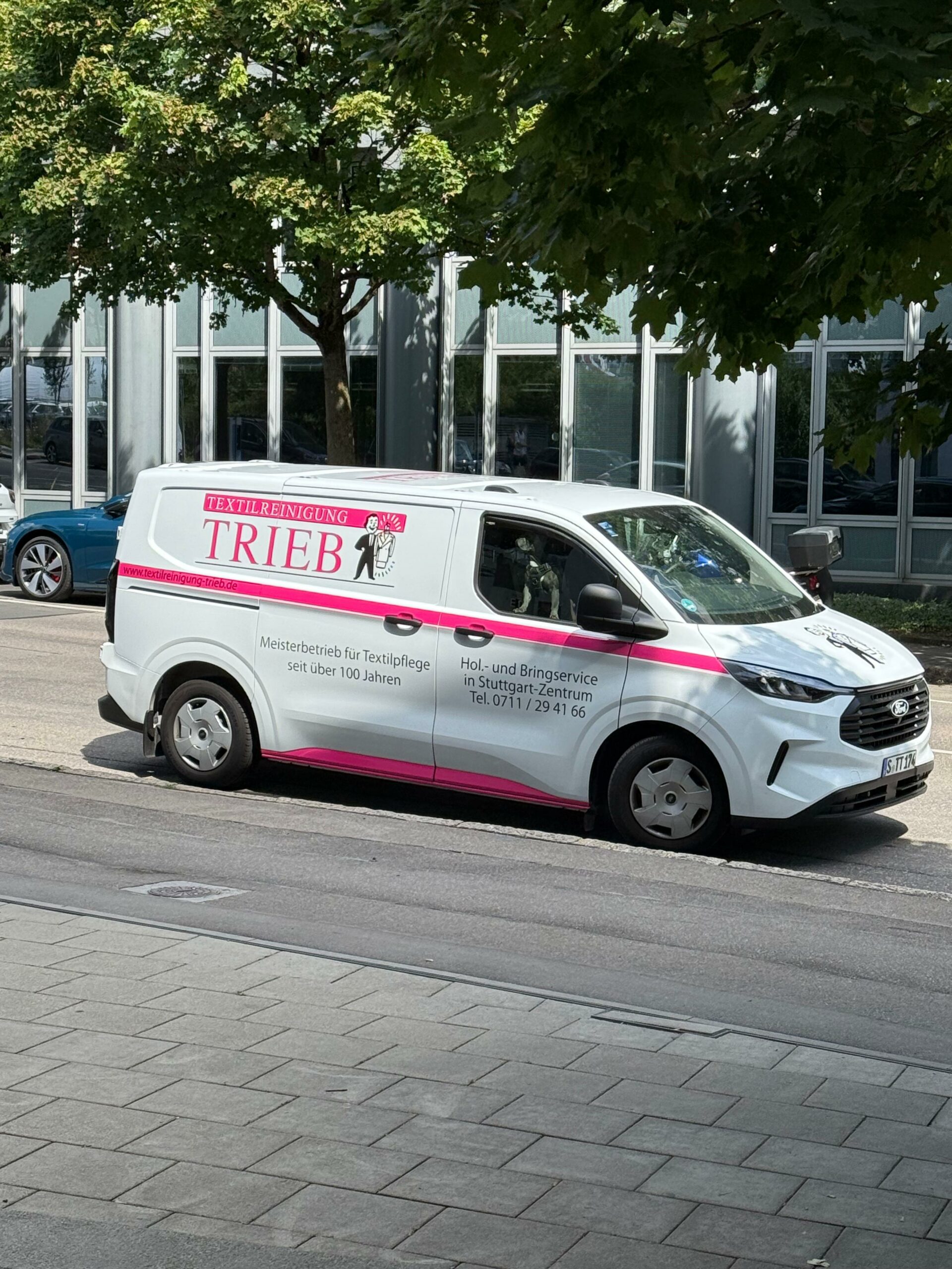 Unser neues Wäschetaxi für Stuttgart | Textilreinigung Trieb